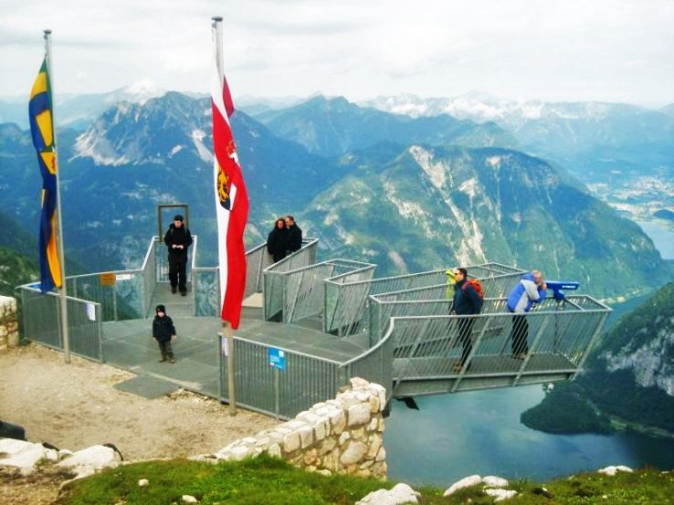 10 Terrifying Skywalks Around the World - Hello Travel Buzz